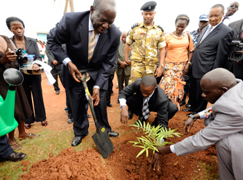 Uganda program breaks ground for pioneering cancer center | Fred ...