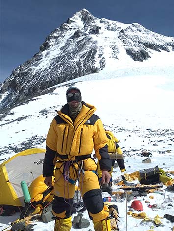 Luke Timmerman looks back on his summit of Mount Everest - Fred Hutch