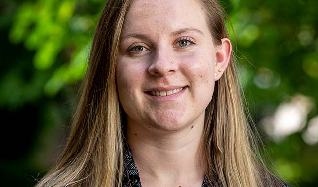 Grad student Emma Wrenn receives Weintraub Award - Fred Hutch