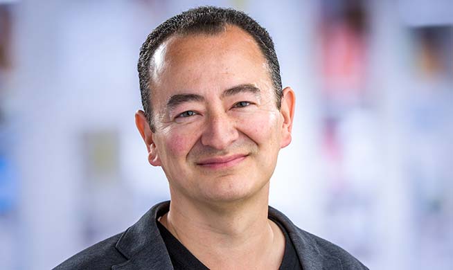 Dr. Christopher Li receives the Helen G. Edson Endowed Chair for Breast ...